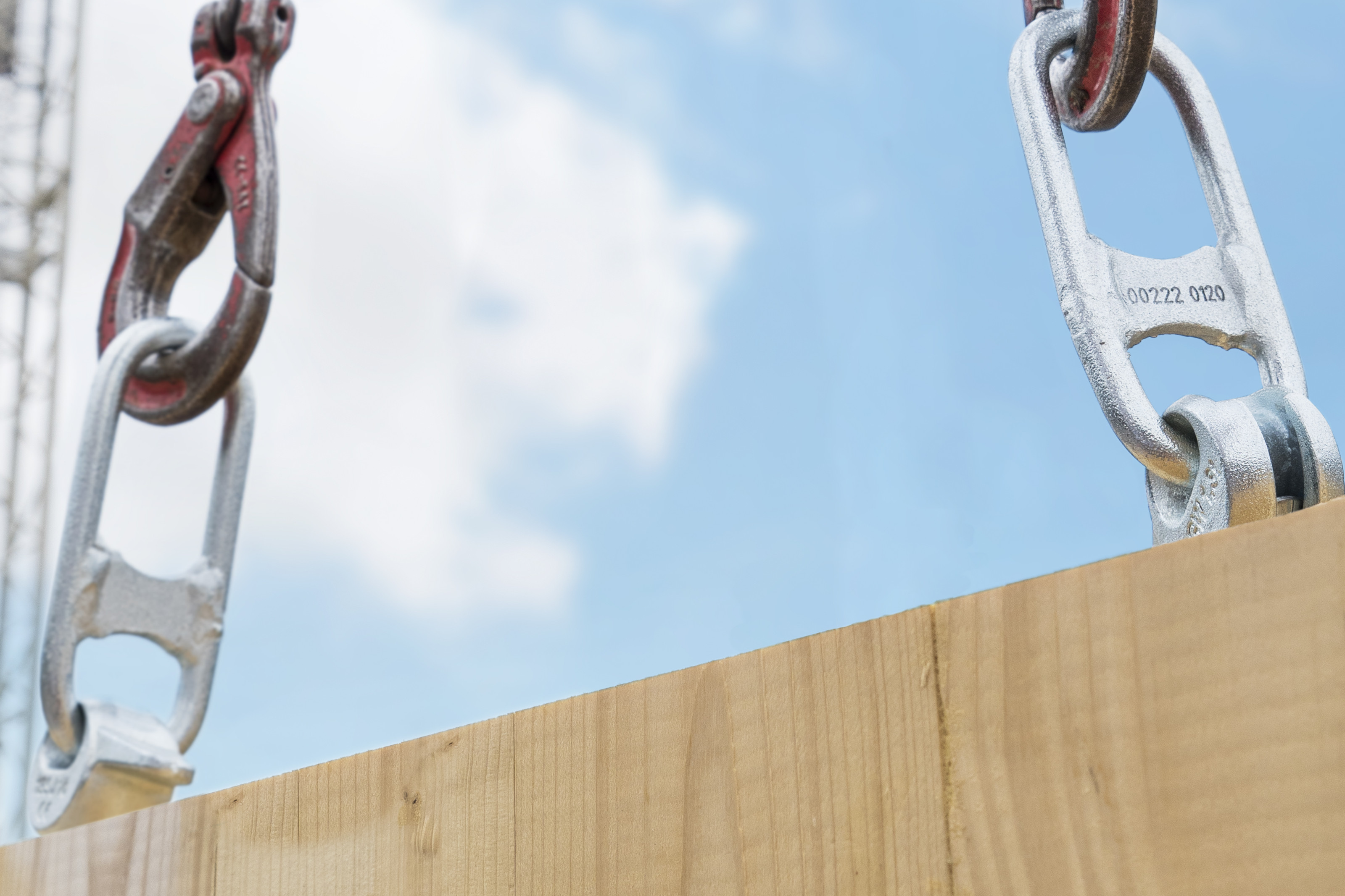 CLT-elementen hijsen met WASP hijshaak - Bouwproducten